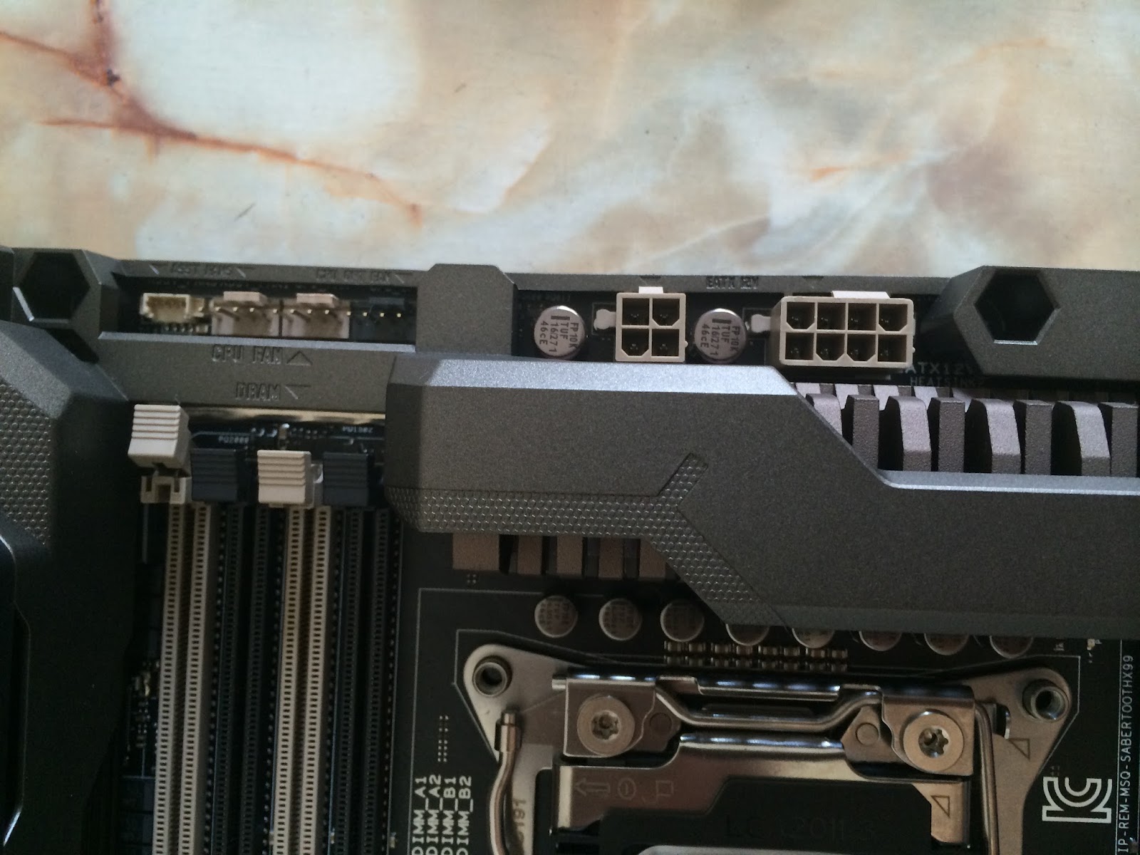 Unboxing & Review: ASUS Sabertooth X99