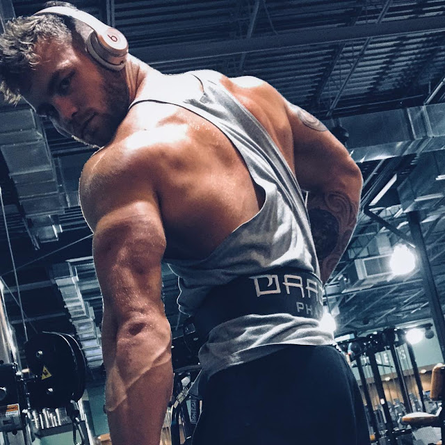 DUSTIN MCNEER: 54 IMÁGENES QUE NOS REGALÓ EN OCTUBRE