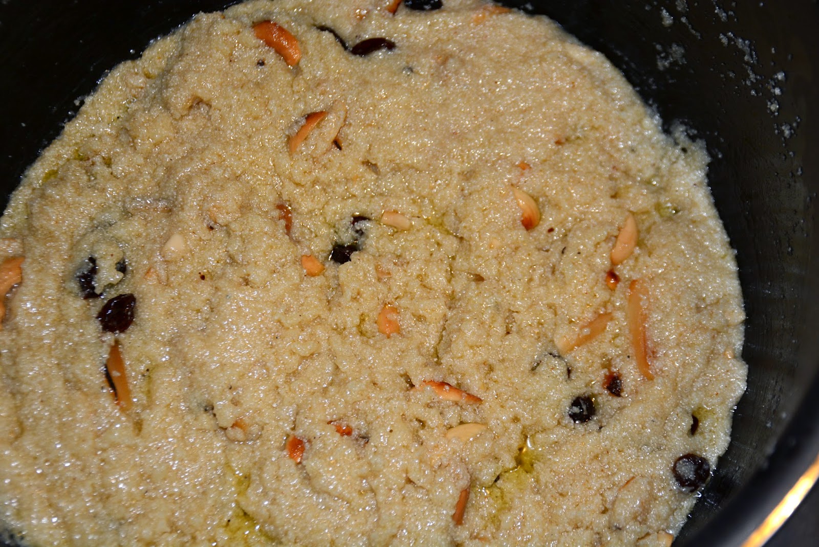 Nepali Tummy!!: Nepali Style Semolina Pudding (Suji ko Halwa) Recipe :)