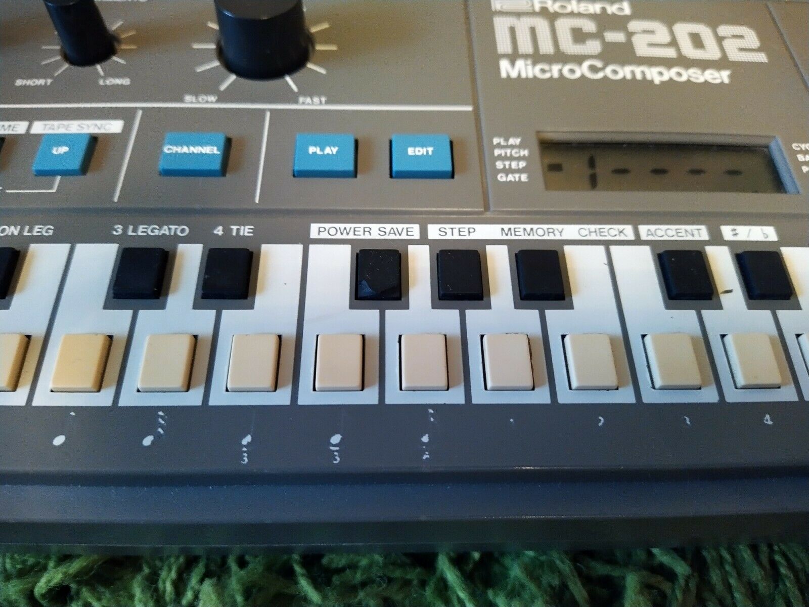 MATRIXSYNTH: Roland MC-202 Synthesizer & Sequencer with MIDI mod