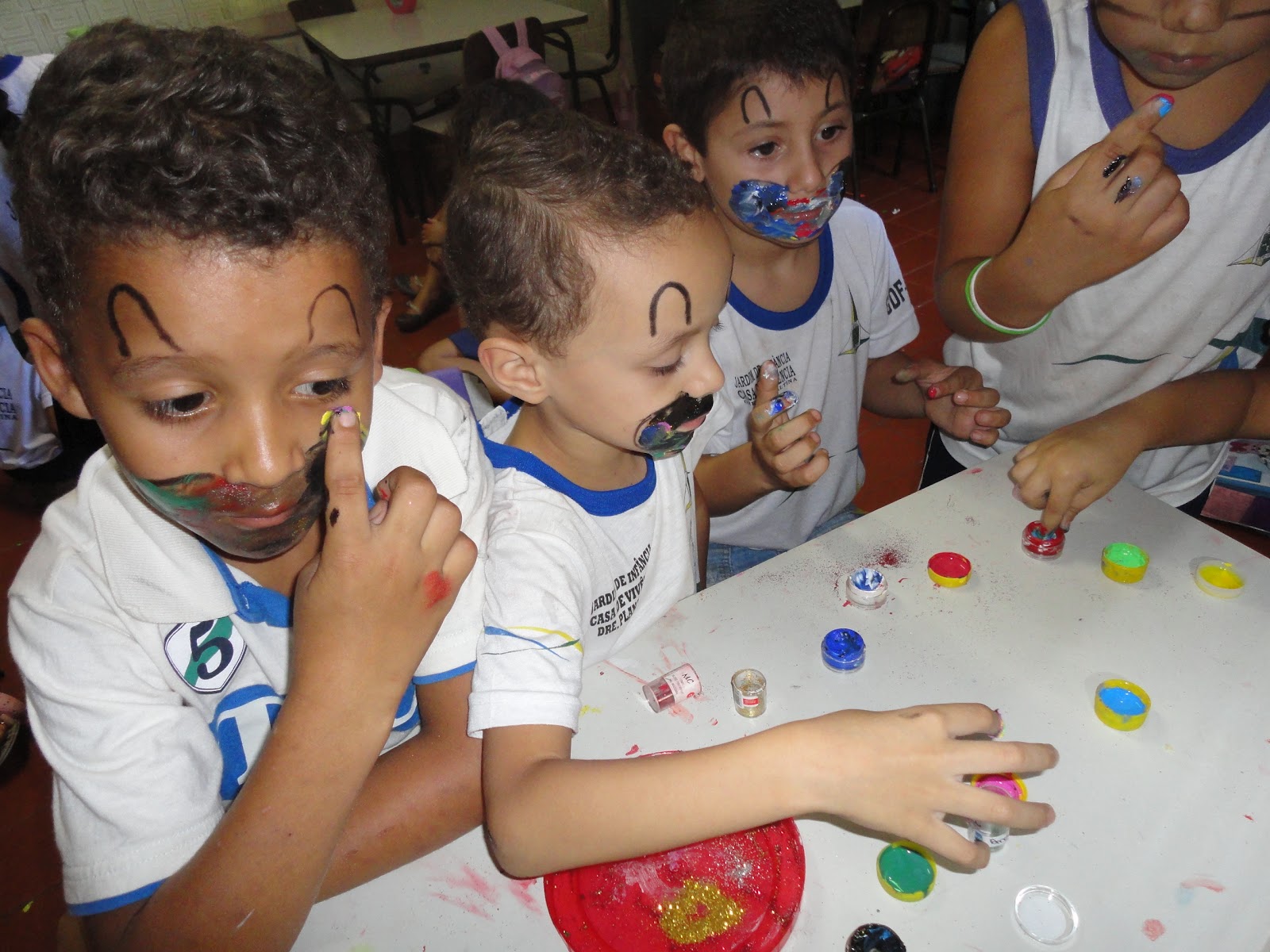 Brincadeiras de Professor: COM AS CORES DA ALEGRIA