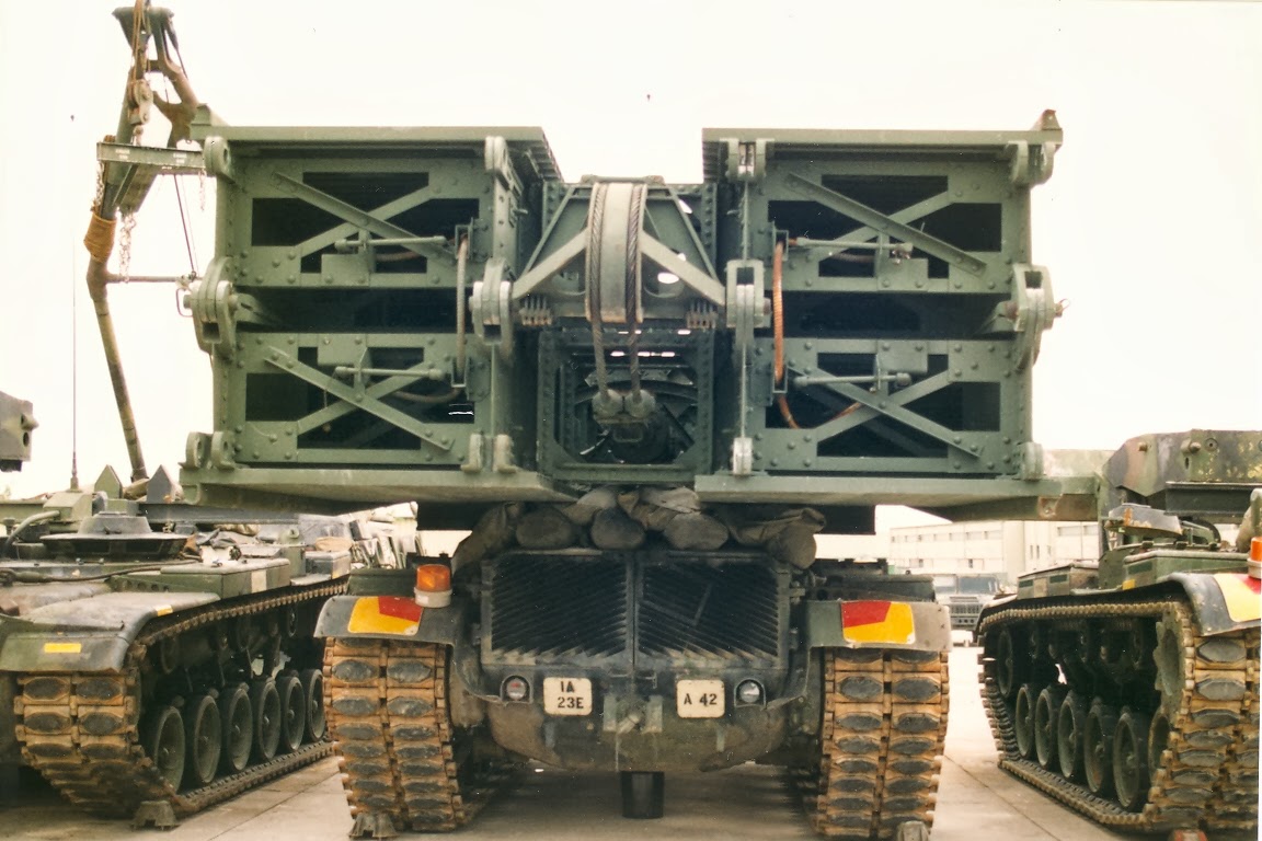 Mampir Ngombe: M60 AVLB (Armored Vehicle Launched Bridge)