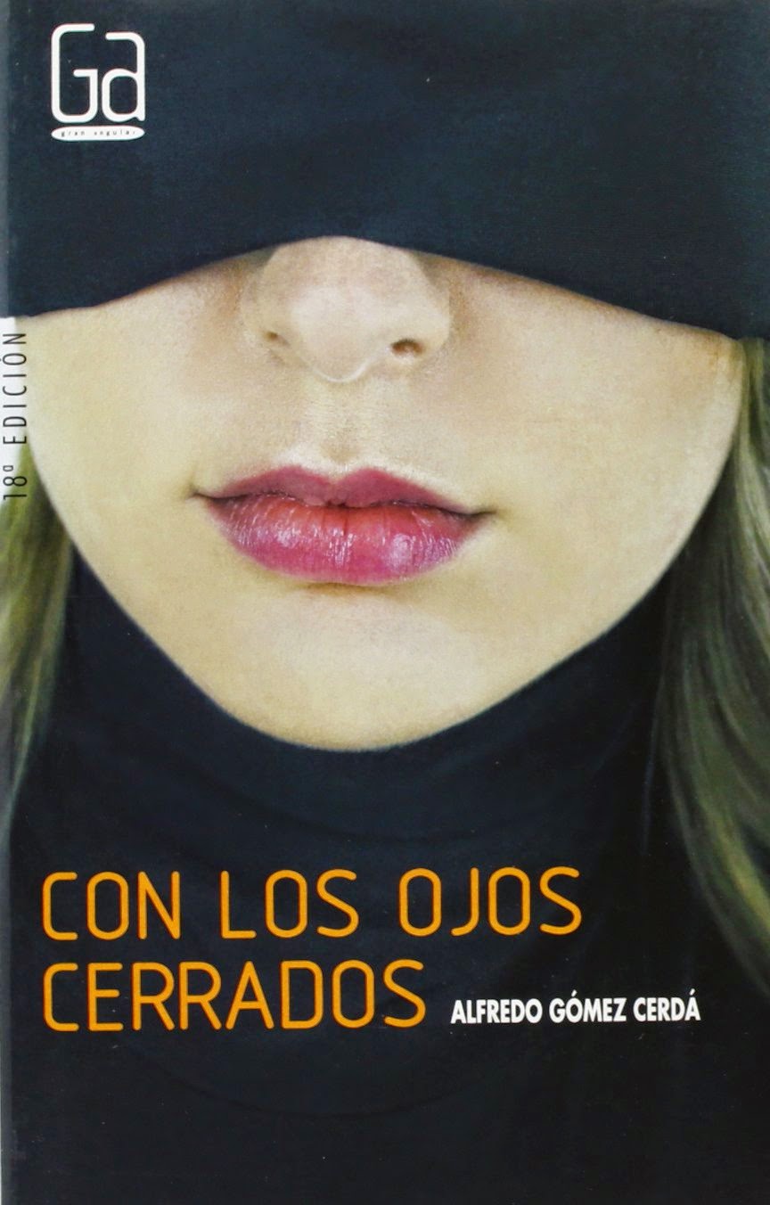 Surfeando entre Libros: Reseña Con Los Ojos Cerrados de Alfredo Gómez Cerdá