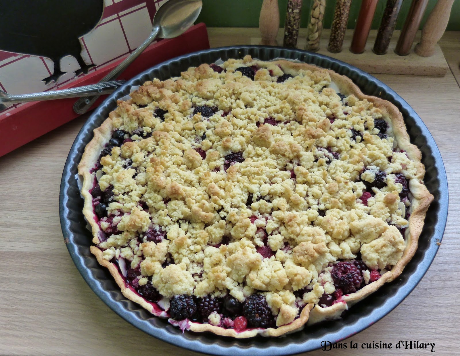 Dans la cuisine d'Hilary: Tarte crumble aux fruits rouges et amandes ...