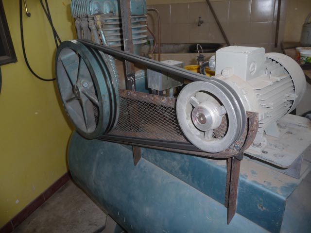 Granja Peniel Workshop: Fabricating a belt guard for the compressor