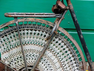 crochetingclub: Thread Art. String Art. Outdoor