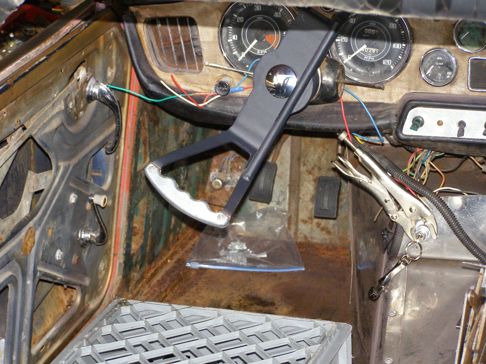 5k: KITT Meets Cobra: 1963 Triumph TR4 V8 - DailyTurismo