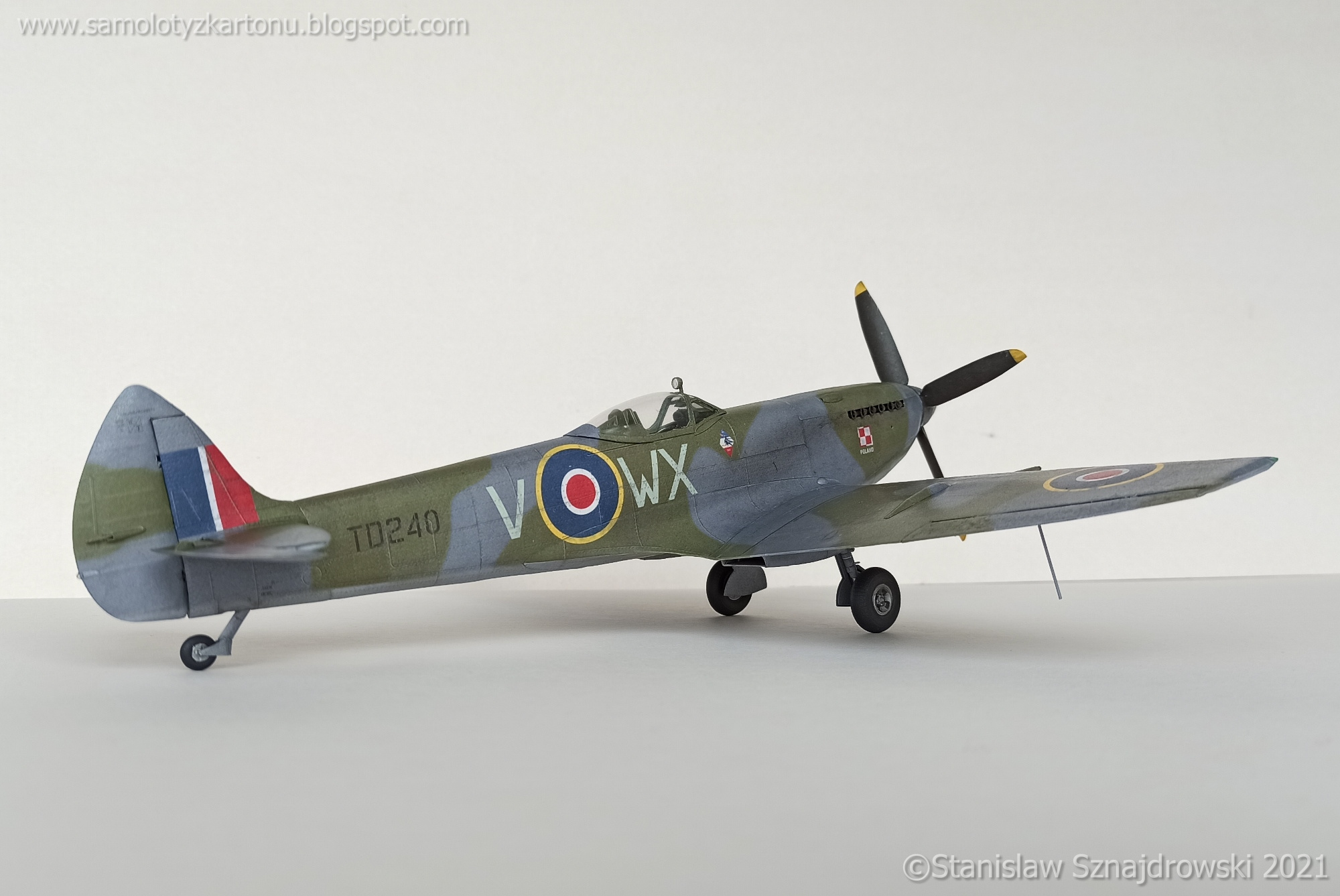 Samoloty z kartonu: Galeria/ Photo gallery - Spitfire Mk XVIe z ...
