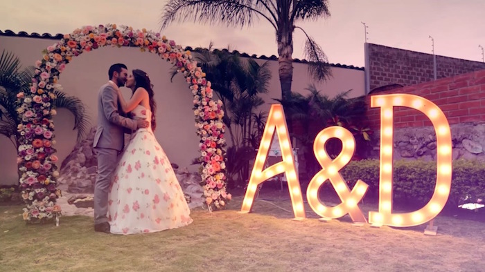 DIY - Letras rellenas de flores | Bodas