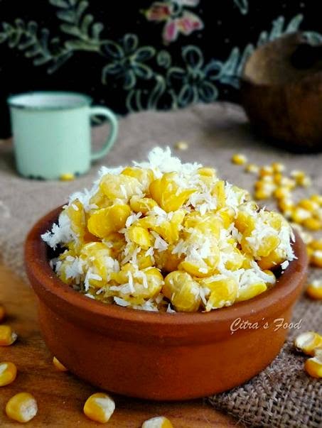 Citra's Home Diary: Resep Grontol Jagung (boiled corn with savory coconut)
