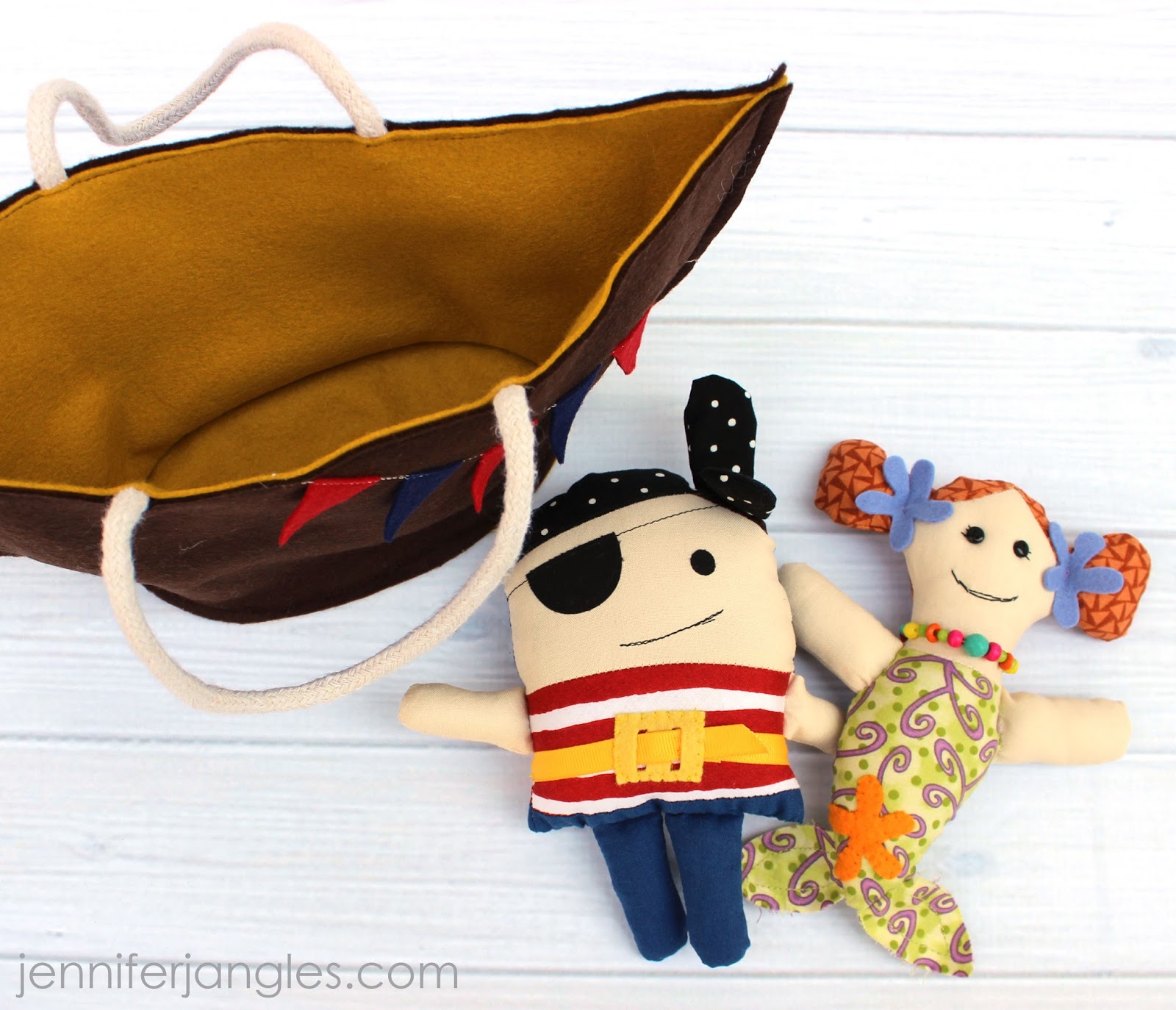 Jennifer Jangles Blog: Easy Felt Pirate Ship Bag Pattern
