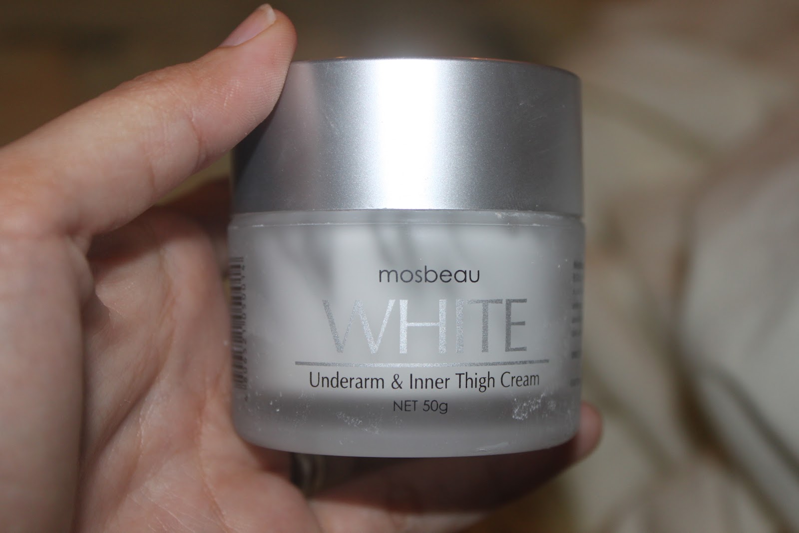 La Dolce Vita: Mosbeau White Underarm and Inner Thigh Cream Review