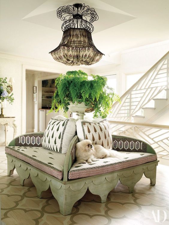 Eye For Design: Decorating With the Borne Settee