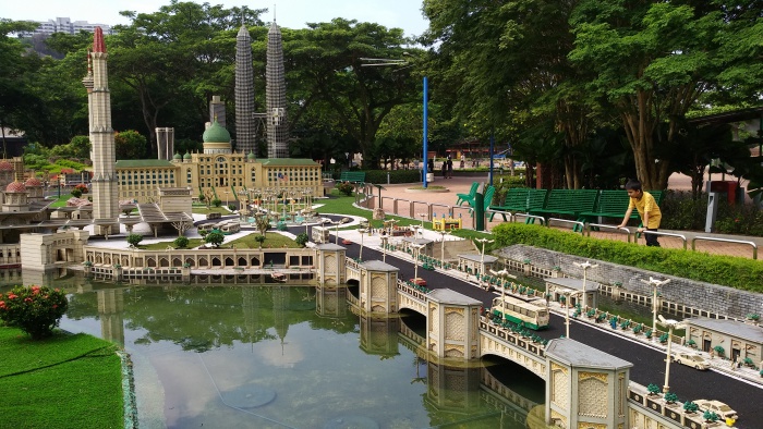 Miniatur Landmark Negara-Negara Asia di Miniland, Legoland Malaysia ...