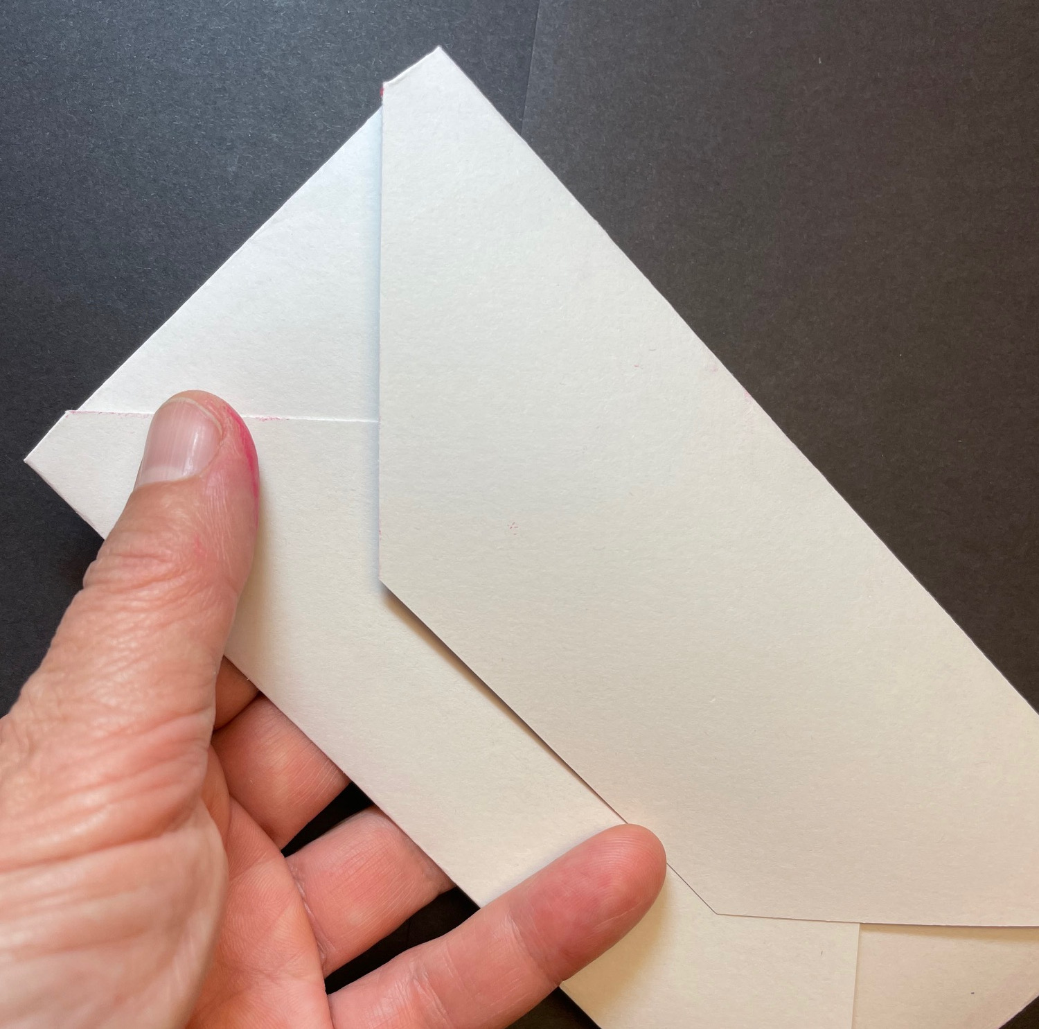 Gummiapan : Vika kuvert till slimline/how to make an envelope