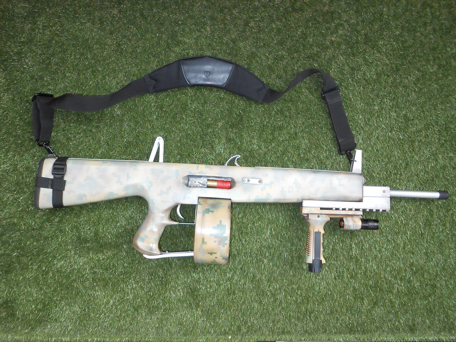 Predators, rifle AA-12