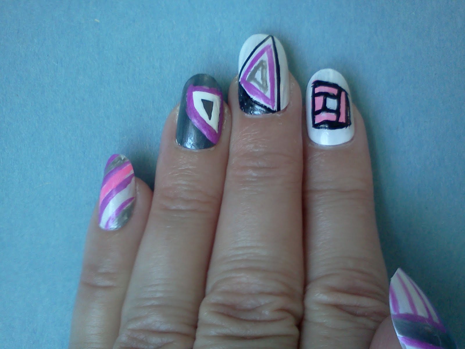 Great Lashing: Nail Art: Pucci-Inspired Nails