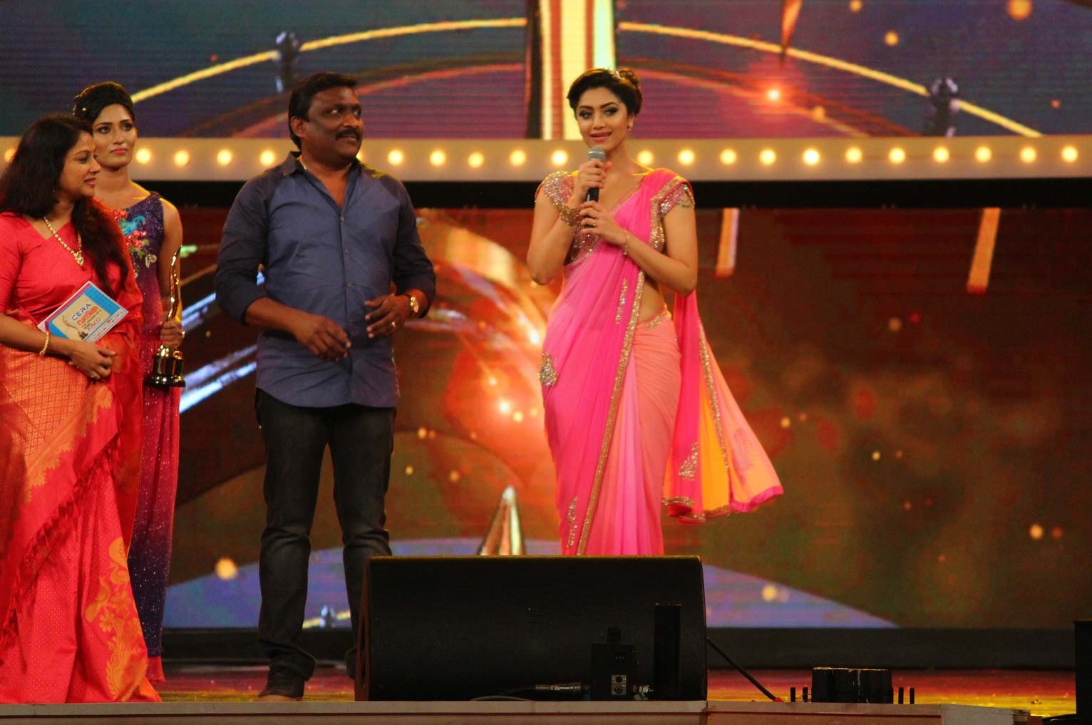 Mamta Mohandas Tempting Body Show in Revealing Saree @ Vanitha Film ...