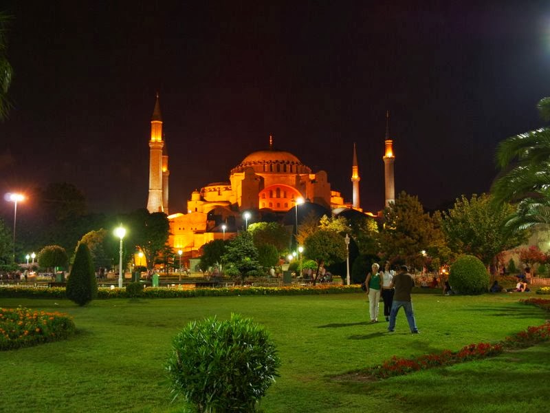 ΚΩΝΣΤΑΝΤΙΝΟΥΠΟΛΗ: ΑΓΙΑ ΣΟΦΙΑ (AYASOFYA CAMII).