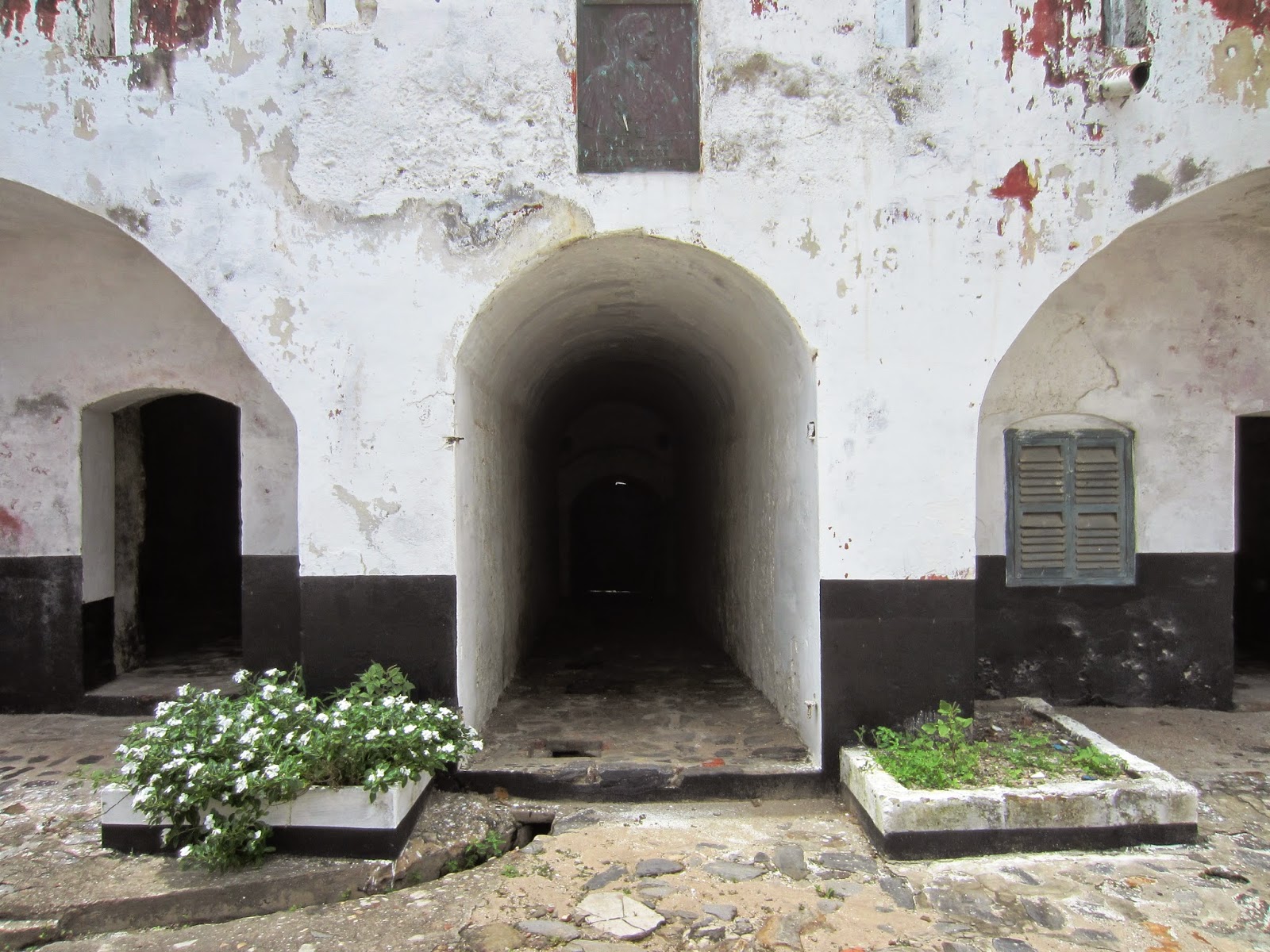 Souvenir Chronicles: AFRICA: GHANA, FORT WILLIAM (AKA ANOMABU )