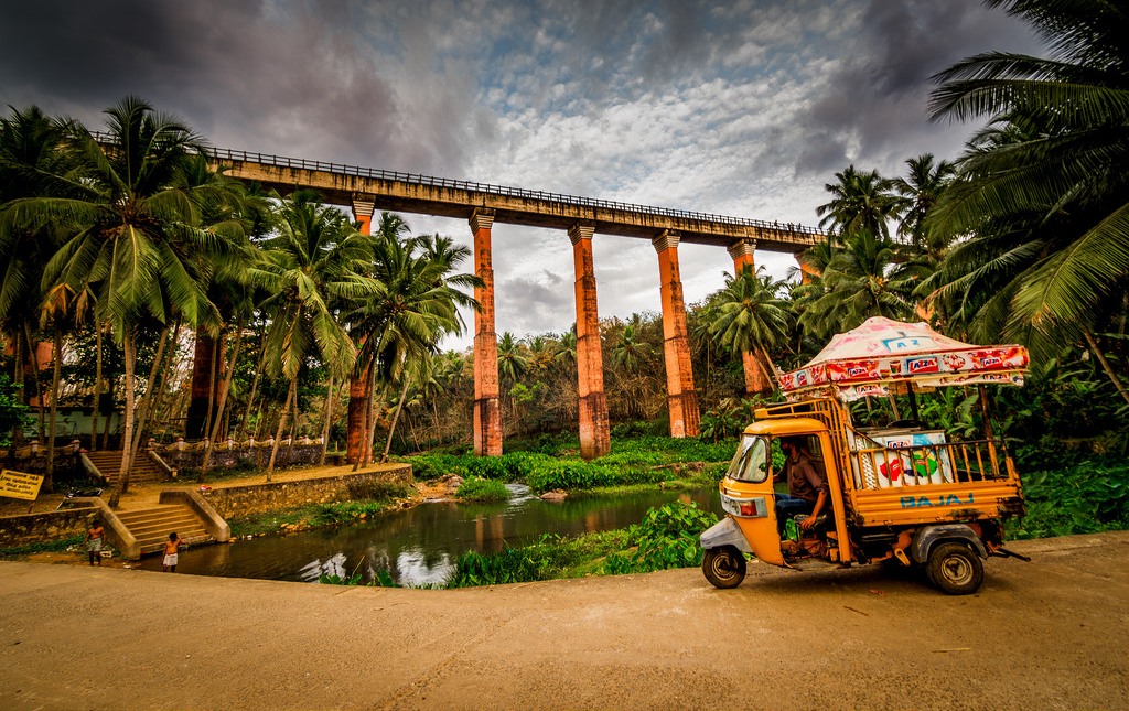 Tamilnadu Tourism: Mathur Aqueduct, Kanyakumari