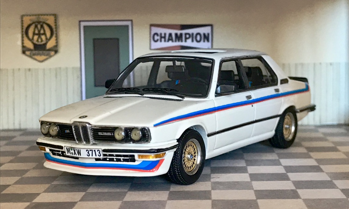 El Kekomóvil: BMW M535 i E12 de Neo Scale Models