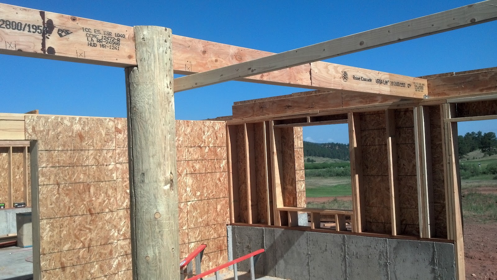 Stannard Log Home: Main Beams and Columns