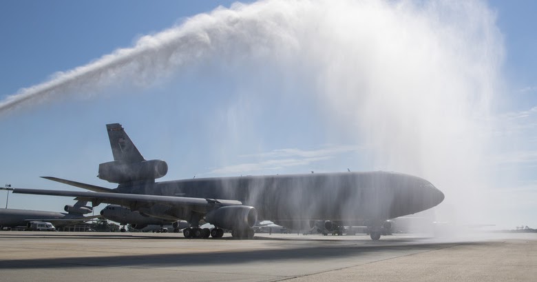 Historia y tecnología militar: La USAF retira el primer avión cisterna ...