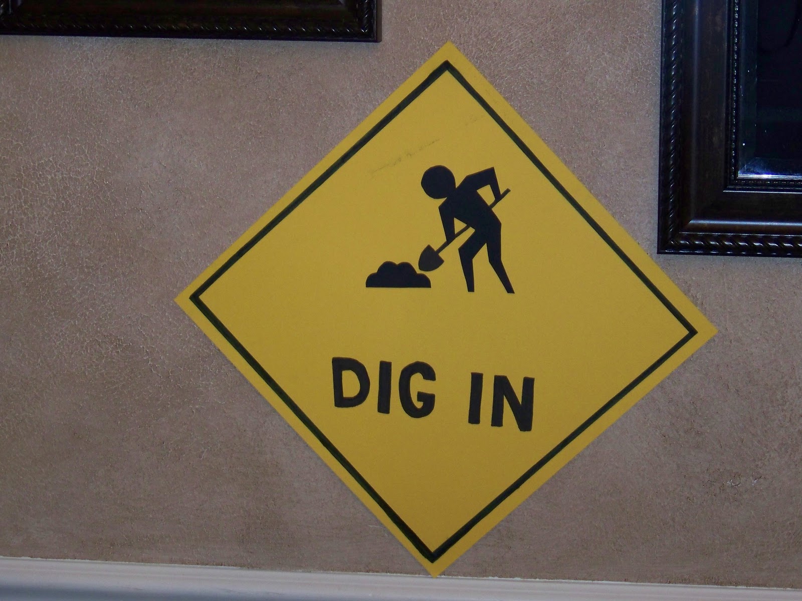 Leslie's Little Smittles: You Dig It? Isaiah's Construction Party!!
