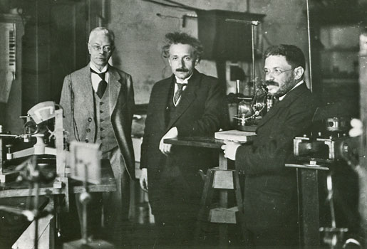 ΑΓΓΙΓΜΑ ΦΥΣΙΚΗΣ...: Σαν σήμερα ... 1879, γεννήθηκε ο Albert Einstein.