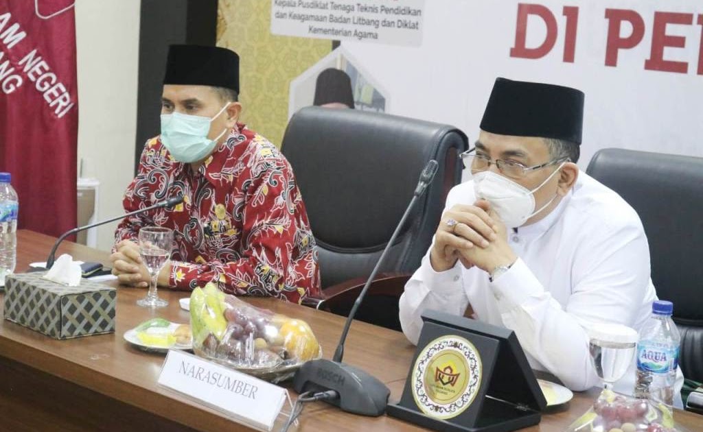 Rektor UIN Imam Bonjol Paparkan Moderasi Beragama dari Sisi Perguruan Tinggi - sumatrazone