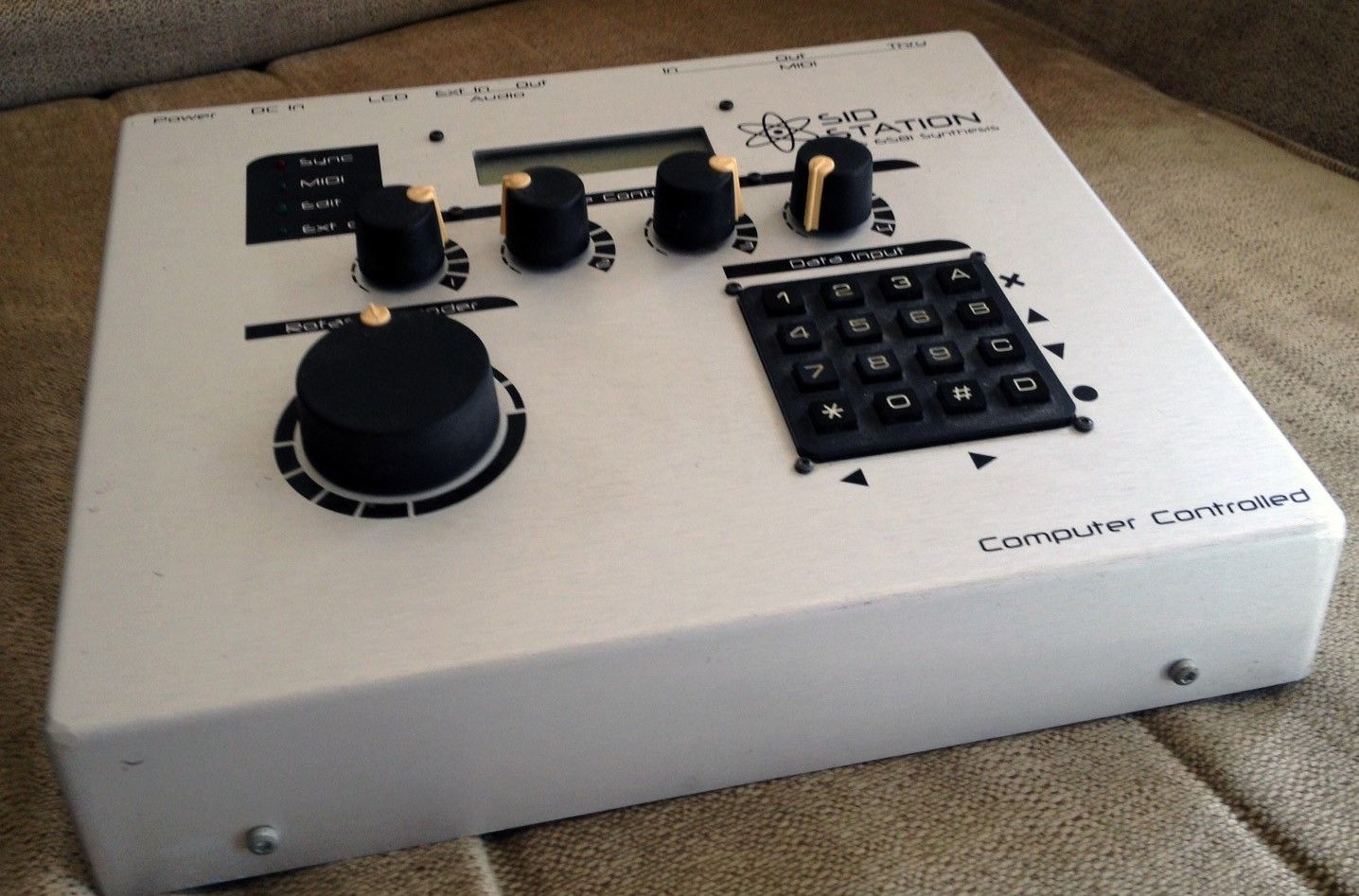 MATRIXSYNTH: ELEKTRON SIDSTATION MOS 6581 SYNTHESIZER SID STATION