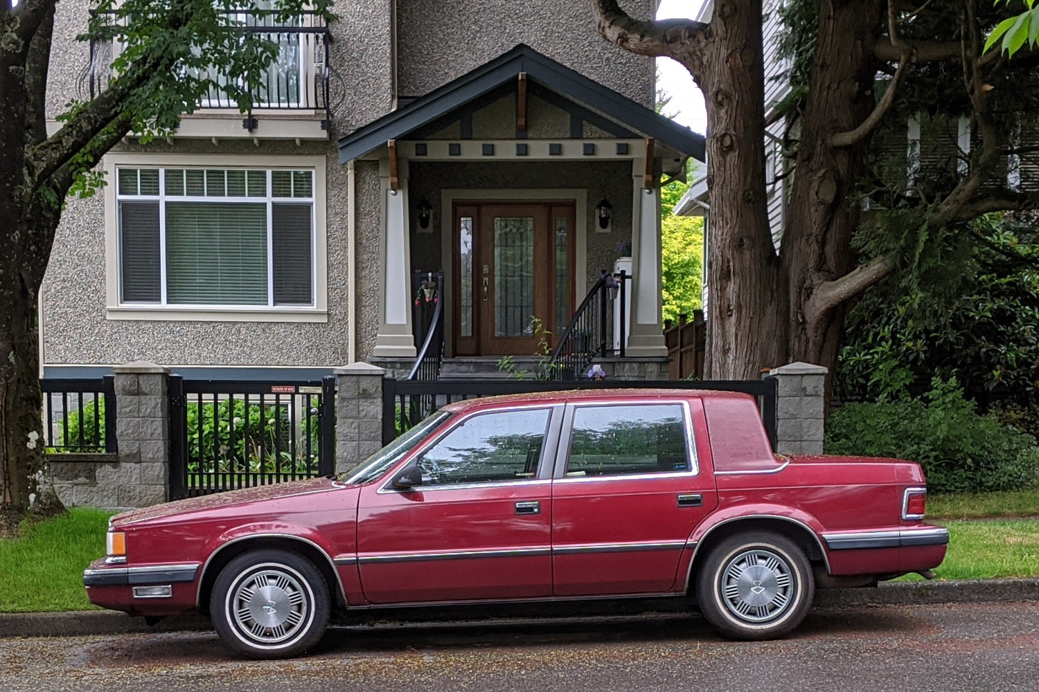 Old Parked Cars Vancouver: 1990 Chrysler Dynasty