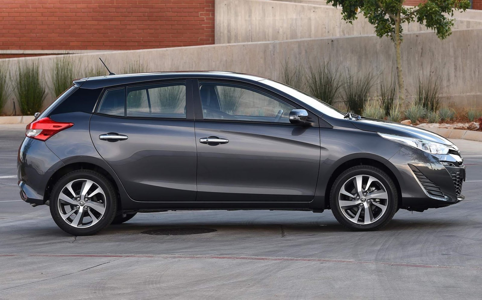 Toyota Yaris Hatch 2018 chega ao México por R$ 41.700