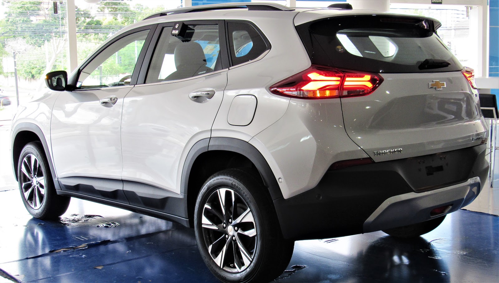 Detalhes do Chevrolet Tracker 2021 nas versões LT, LTZ e Premier