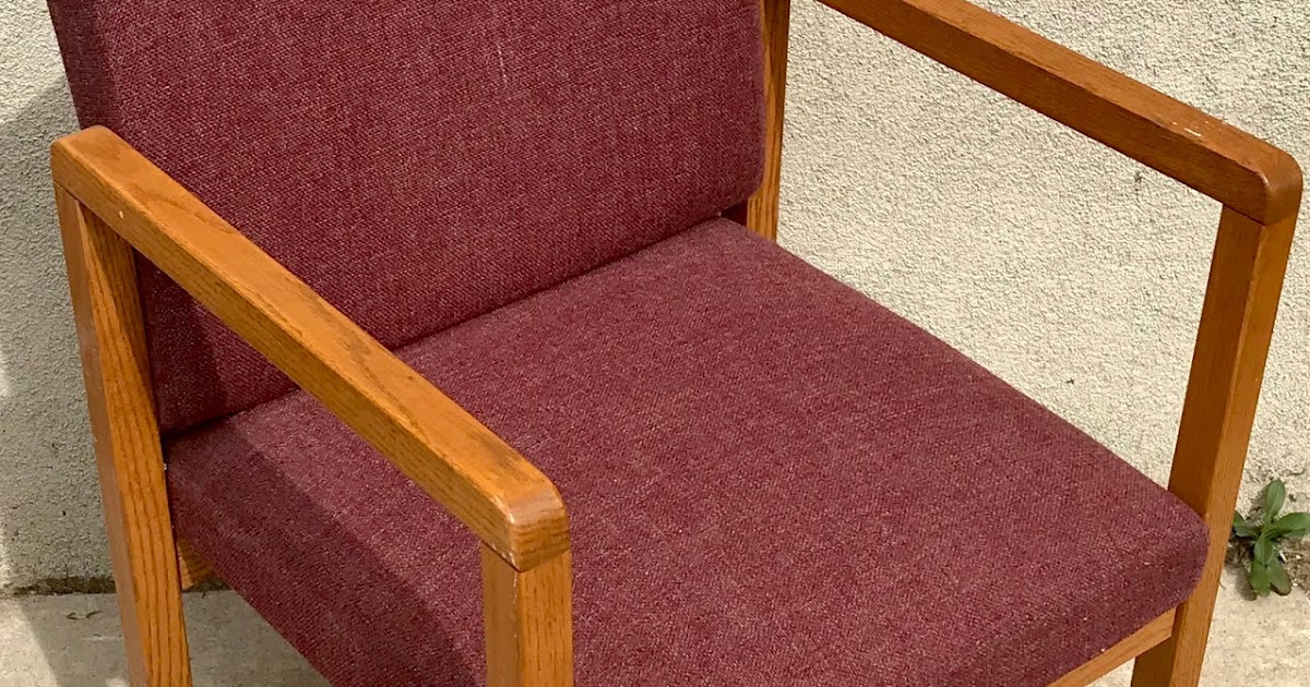 Uhuru Furniture & Collectibles: #471748/#471749 Maroon Chair with ...