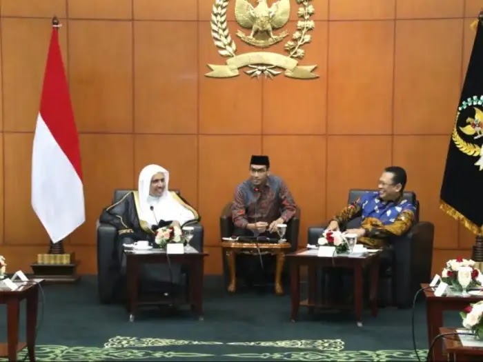 Ketua MPR Minta Pemerintah Saudi Kaji Ulang Pelarangan Sementara Umrah Ketua MPR Minta Pemerintah Saudi Kaji Ulang Pelarangan Sementara Umrah
