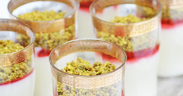 MHALABIA À LA ROSE ET AUX PISTACHES