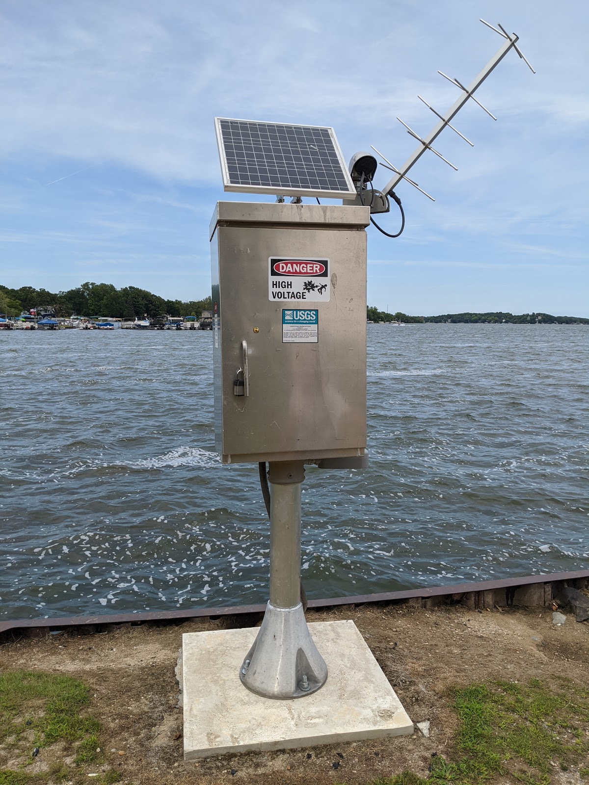 USGS Crest-Stage Gaging Station - Elizabeth Lake, Twin Lakes, Wisconsin ...