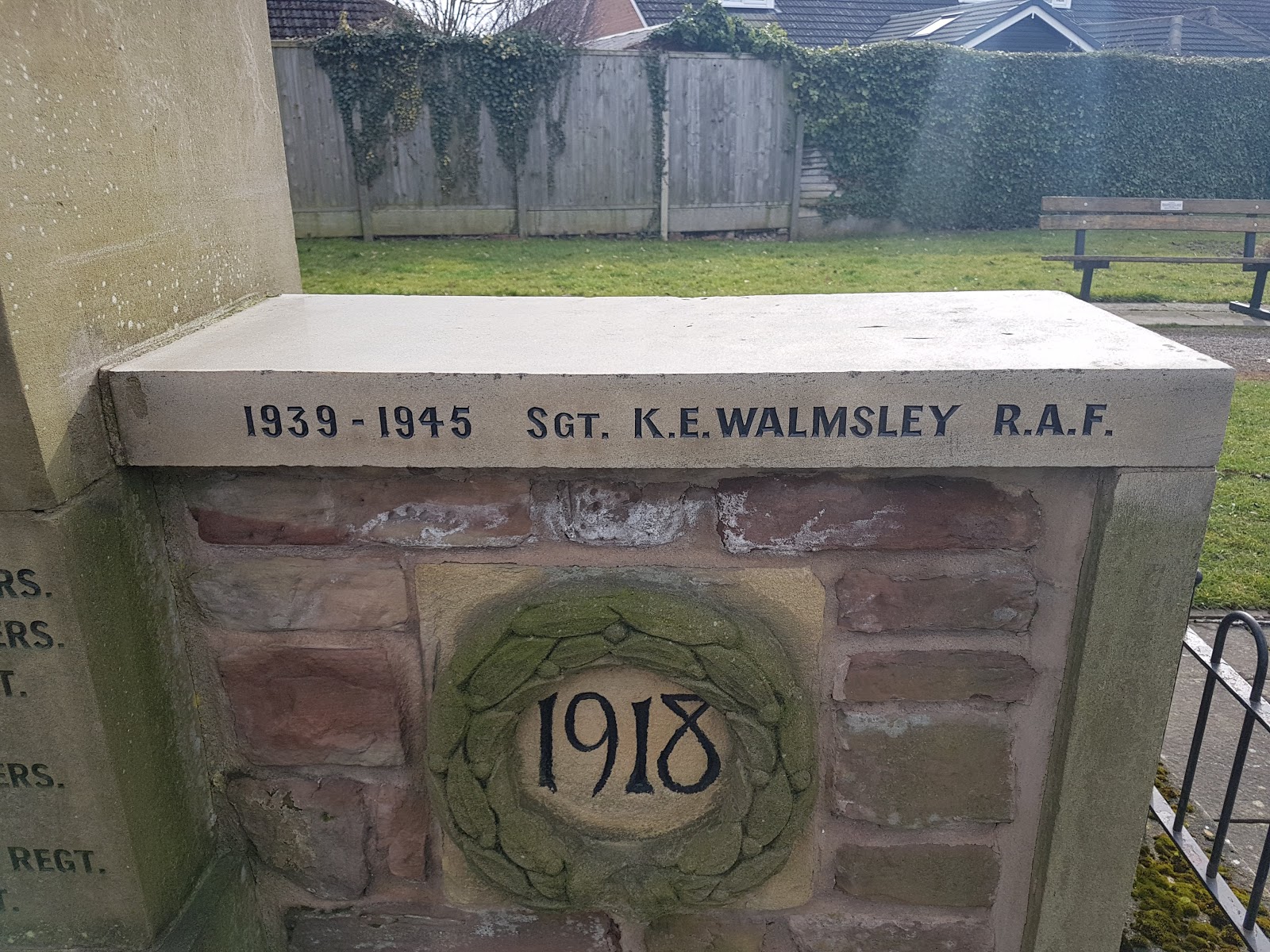 War Graves and Memorials: Long Lane War Memorial