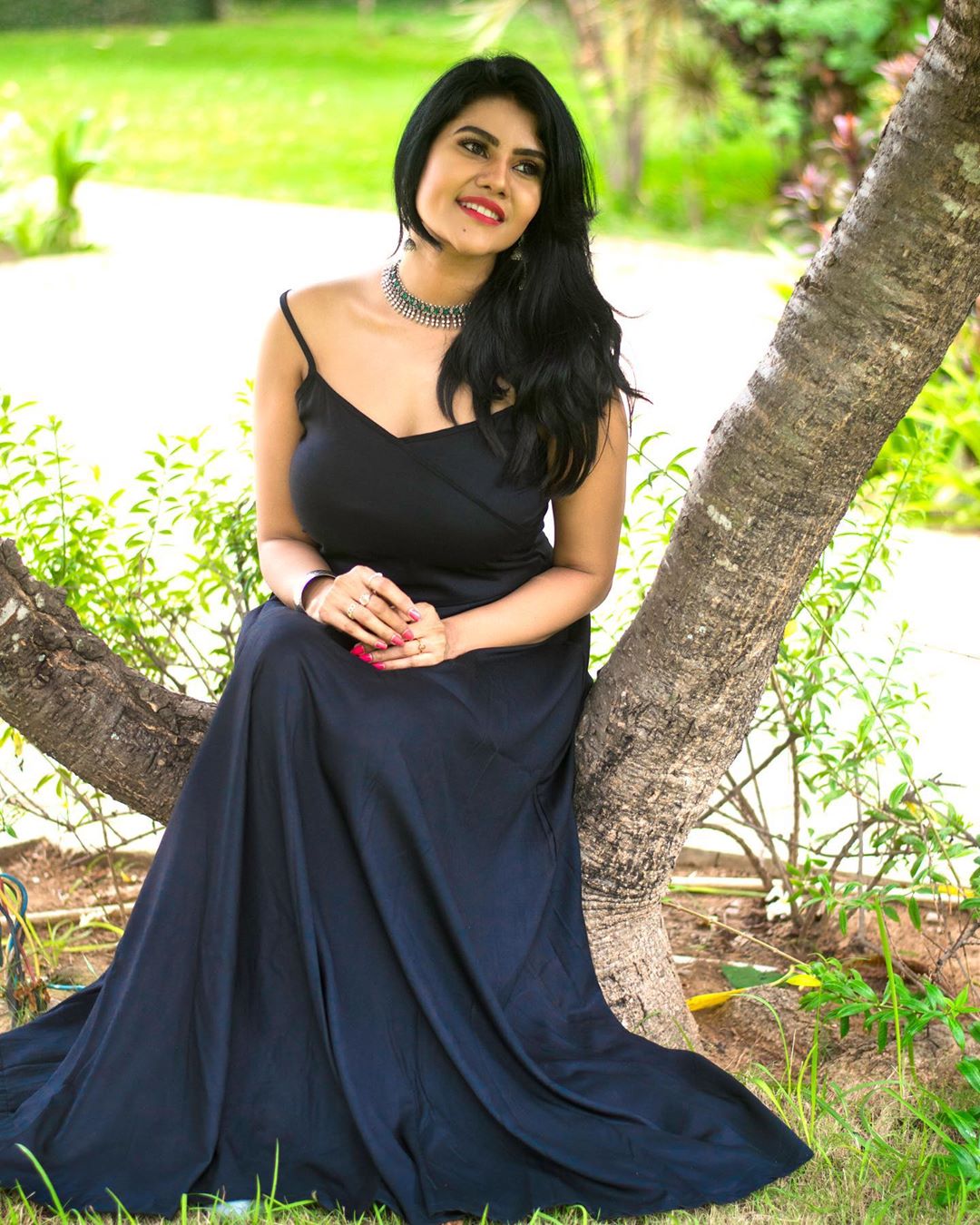 Nivisha Hot Navel Photos Collection Instagram, Serial Stills