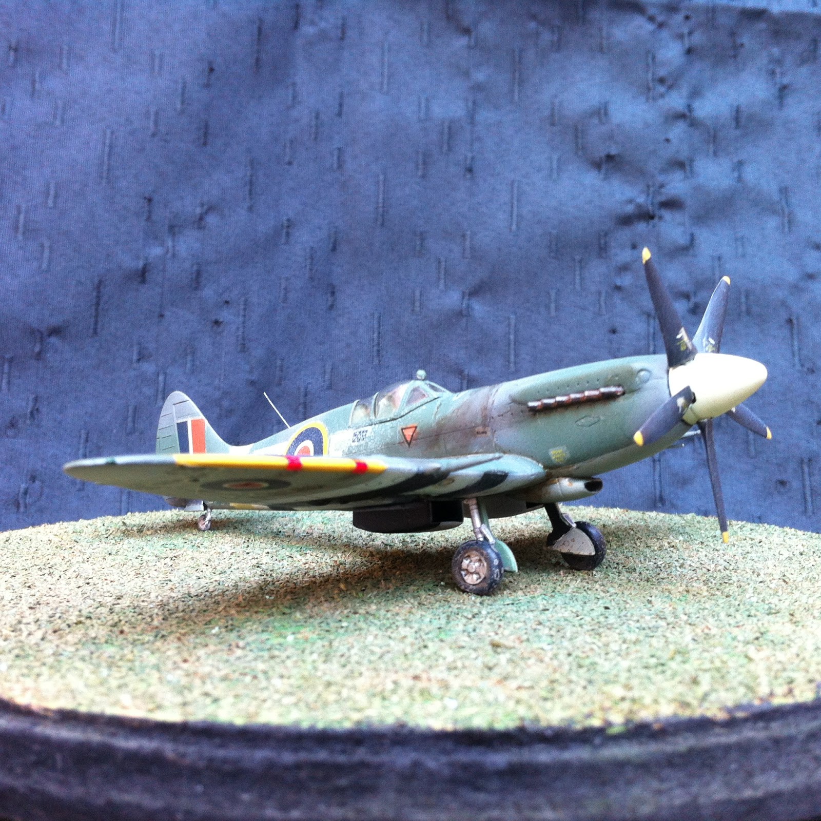 "Diver! Diver! Diver!": Supermarine Spitfire Mk.XIVc and the V-1 menace.