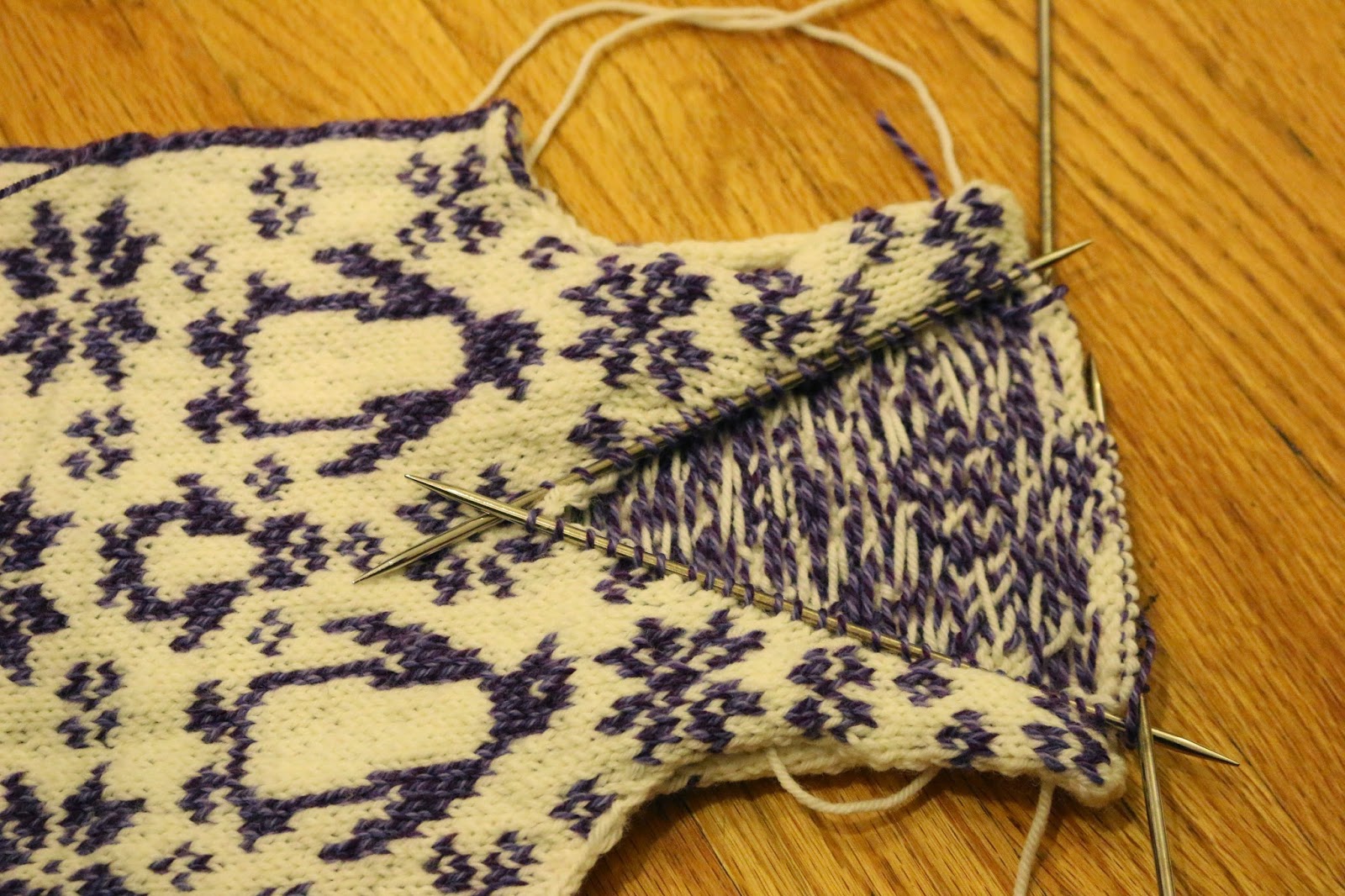 ChemKnits: Behind the Design of the Snowy Penguin Vest