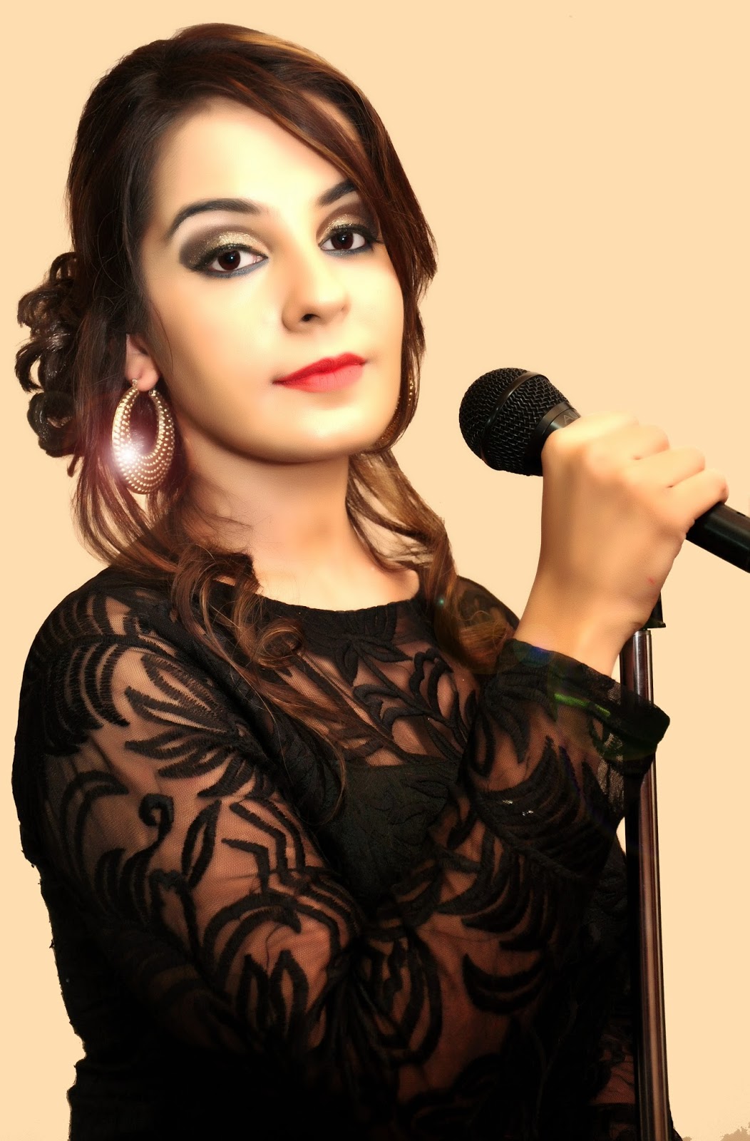 Simar Kaur : Simar Kaur ( Awaz Punjab Di Finalist ) ( Channel V ...