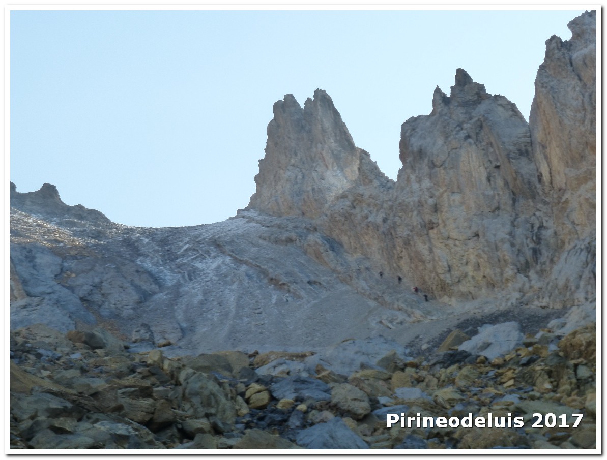Un paseo por el Pirineo: Picos de Gabieto (3034 - 3031 m) y Taillón ...