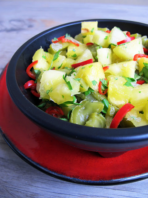 Morsels and Musings: cactus & pineapple salsa