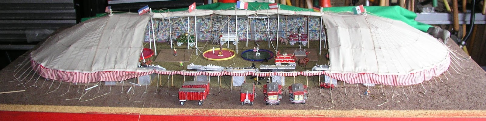hotel circus (wagon plans, pictures, comments): our circus in HO scale