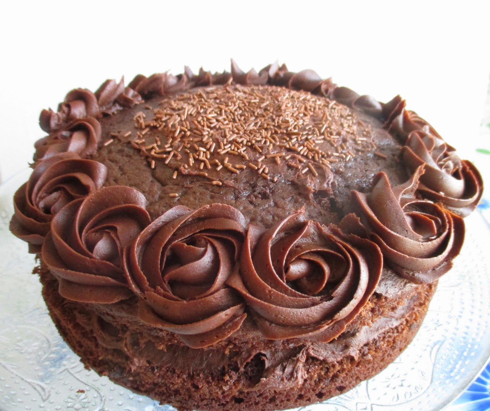 My Cupcake Habit: A Yummy Pretty Chocolate cake