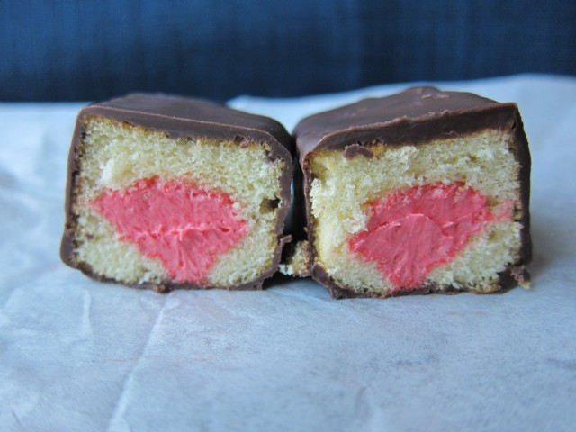 Review: Hostess - Cherry Chocodile Twinkies | Brand Eating