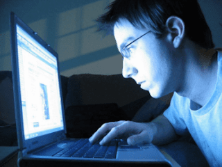 5 effect of staring at Laptop screen too long for eye health - GOLELY